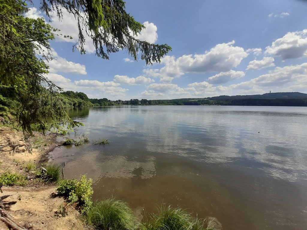Chata u vodní nádrže Skalka